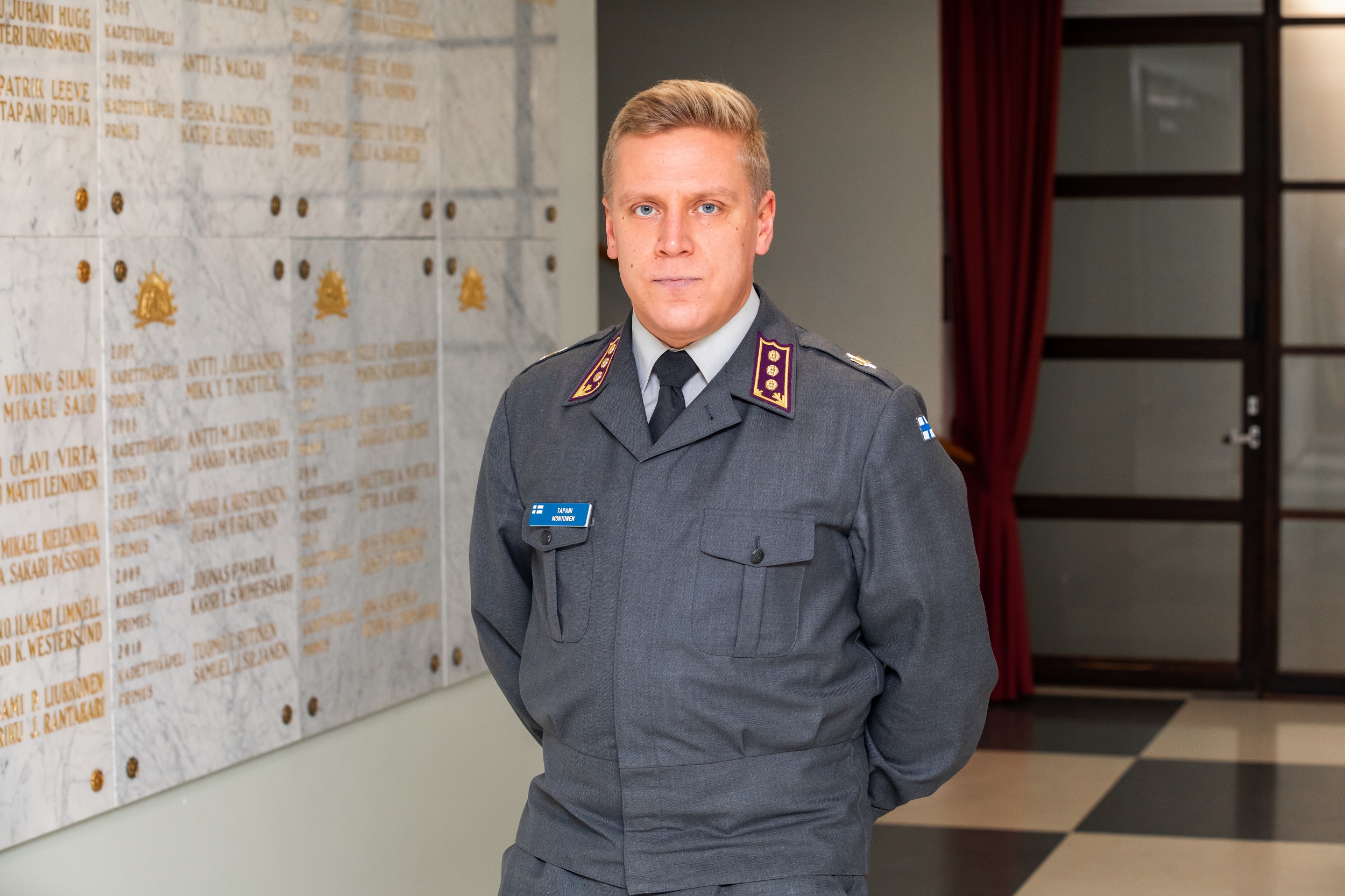 Uratarinat: strategian opettaja, kapteeni Tapani Montonen – Upseeriksi