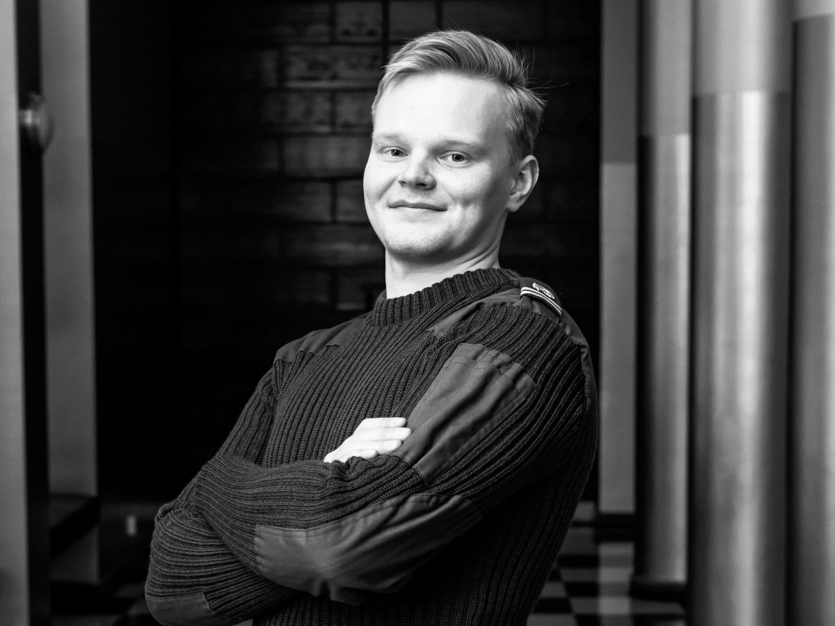 Kohti valmistumista ja työelämää: Lassi Löfman – Upseeriksi